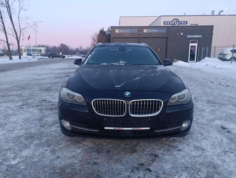Black BMW 520 2012 in Panevezys, with an engine capacity of 2.00 L and mileage of 270 thousand km for 7600 €, photo 1 on AUTOMOTO.COM.LV