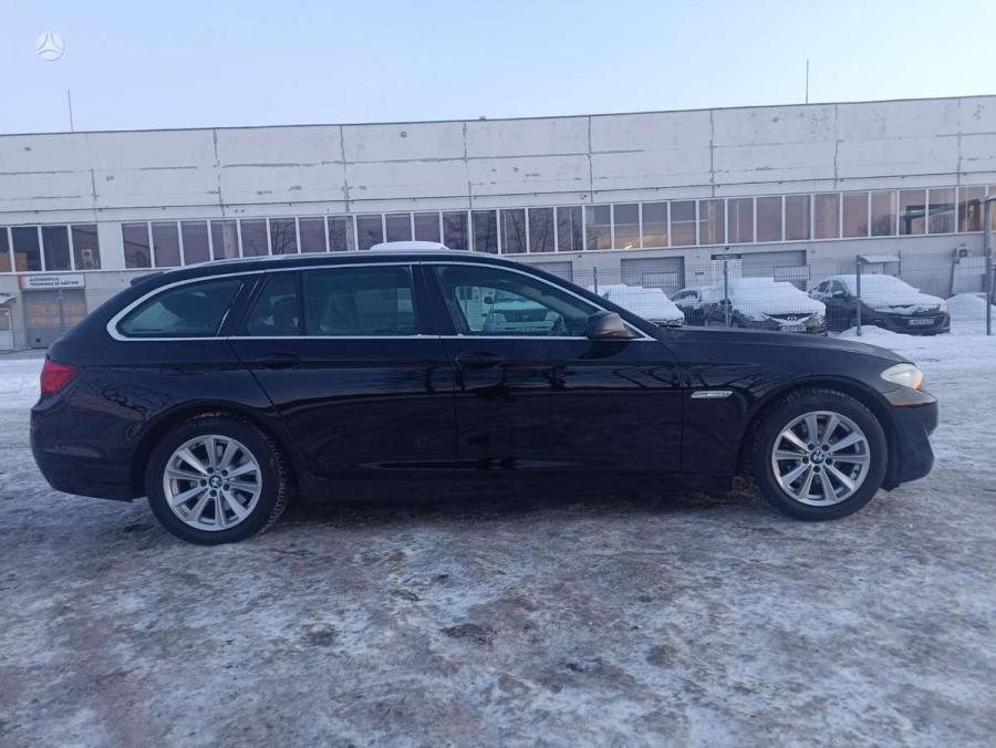 Black BMW 520 2012 in Panevezys, with an engine capacity of 2.00 L and mileage of 270 thousand km for 7600 €, photo 3 on AUTOMOTO.COM.LV