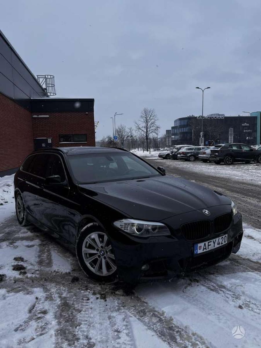 Black BMW 520 2012 in Kaunas, with an engine capacity of 2.00 L and mileage of 270 thousand km for 7800 €, photo 4 on AUTOMOTO.COM.LV