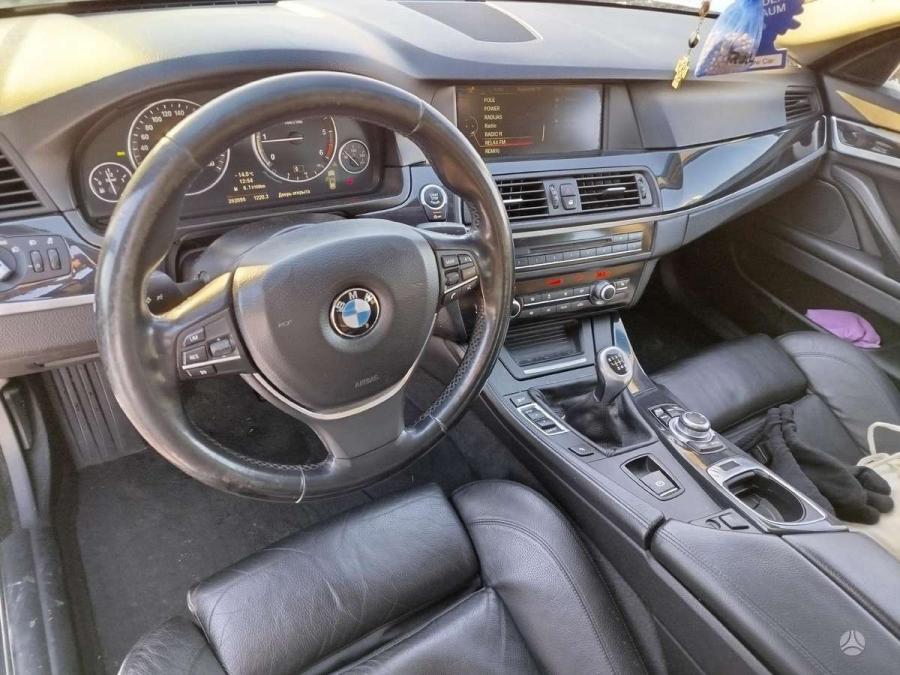 Black BMW 520 2012 in Vilnius, with an engine capacity of 2.00 L and mileage of 393 thousand km for 6300 €, photo 1 on AUTOMOTO.COM.LV