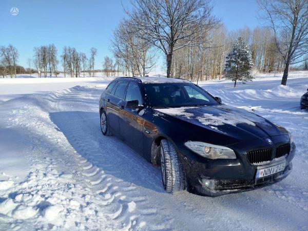 Black BMW 520 2012 in Vilnius, with an engine capacity of 2.00 L and mileage of 393 thousand km for 6300 €, photo 3 on AUTOMOTO.COM.LV