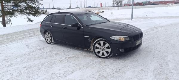Melns BMW 520 2012 Viļņa, ar dzinēja tilpumu 2.00 L un nobraukumu 274 tūkst. km par 6400 €, foto 2 vietnē AUTOMOTO.COM.LV