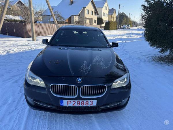 Black BMW 520 2012 in Marijampole, with an engine capacity of 2.00 L and mileage of 300 thousand km for 5199 €, photo 2 on AUTOMOTO.COM.LV