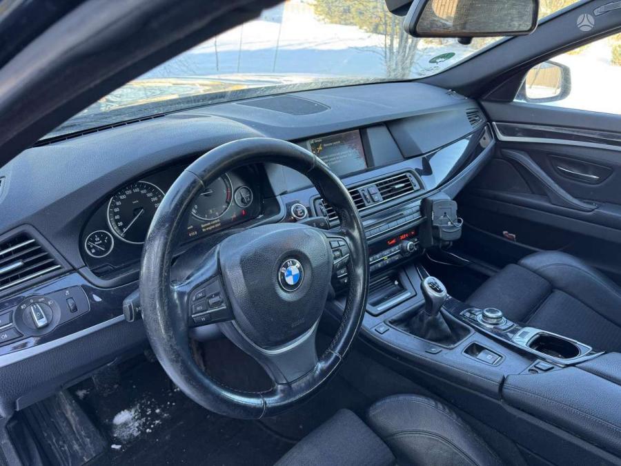 Melns BMW 520 2012 Marijampole, ar dzinēja tilpumu 2.00 L un nobraukumu 300 tūkst. km par 5199 €, foto 8 vietnē AUTOMOTO.COM.LV