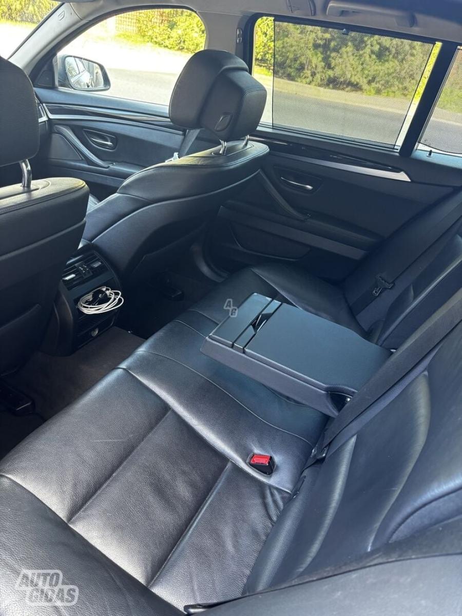 Black BMW 520 2012 in Alytus, with an engine capacity of 2.00 L and mileage of 342 thousand km for 8000 €, photo 11 on AUTOMOTO.COM.LV