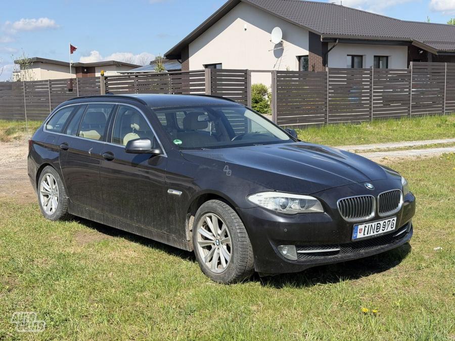 Black BMW 520 2012 in Vilnius, with an engine capacity of 2.00 L and mileage of 369 thousand km for 3800 €, photo 3 on AUTOMOTO.COM.LV