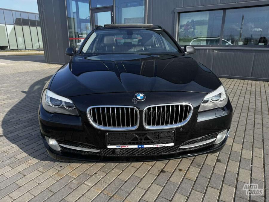 Melns BMW 520 2012 Šauļi, ar dzinēja tilpumu 2.00 L un nobraukumu 301 tūkst. km par 8200 €, foto 3 vietnē AUTOMOTO.COM.LV