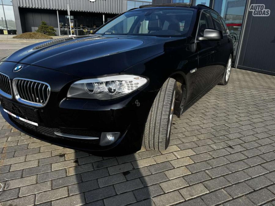 Melns BMW 520 2012 Šauļi, ar dzinēja tilpumu 2.00 L un nobraukumu 301 tūkst. km par 8200 €, foto 5 vietnē AUTOMOTO.COM.LV