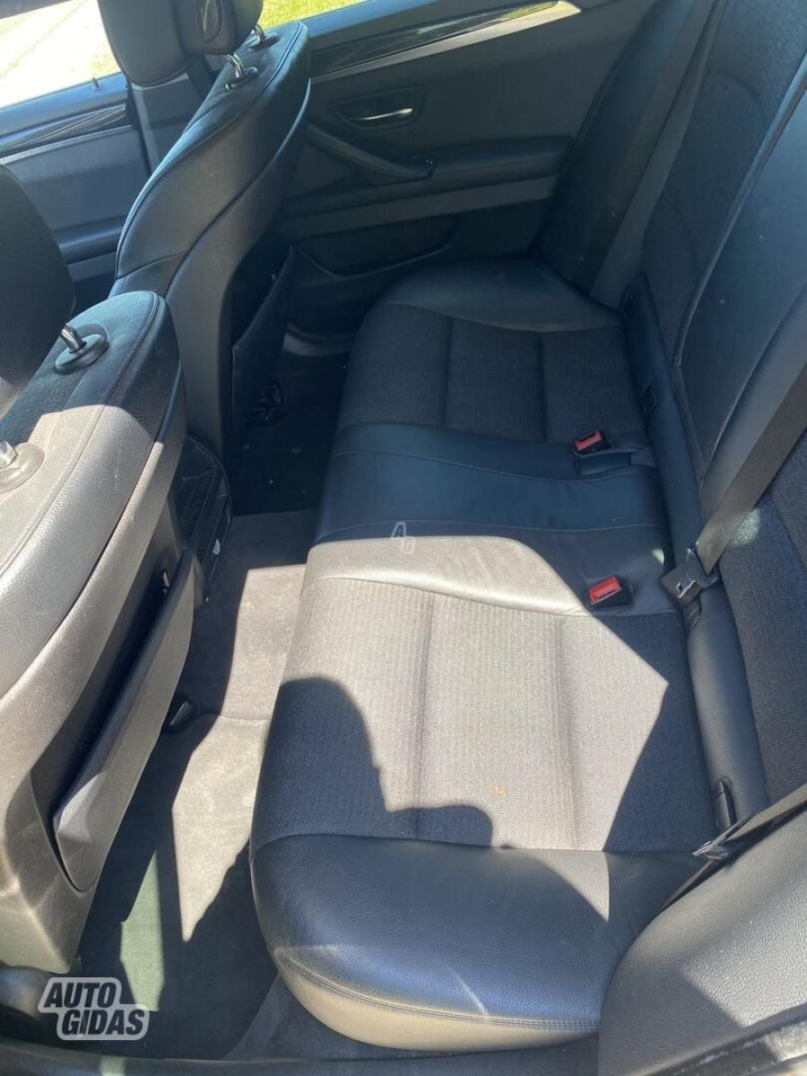 Melns BMW 520 2012 Vilkaviškis, ar dzinēja tilpumu 2.00 L un nobraukumu 305 tūkst. km par 4600 €, foto 13 vietnē AUTOMOTO.COM.LV