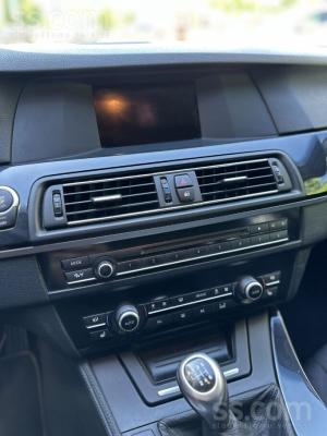 Melns BMW 520 2012 Rīga, ar dzinēja tilpumu 2.00 L un nobraukumu 344 tūkst. km par 6850 €, foto 14 vietnē AUTOMOTO.COM.LV