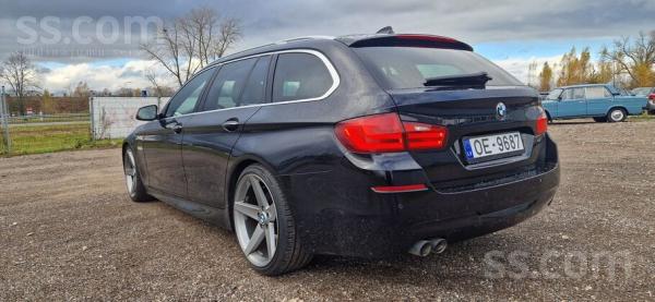 Melns BMW 520 2012 Daugavpils, ar dzinēja tilpumu 2.00 L un nobraukumu 272 tūkst. km par 9850 €, foto 3 vietnē AUTOMOTO.COM.LV