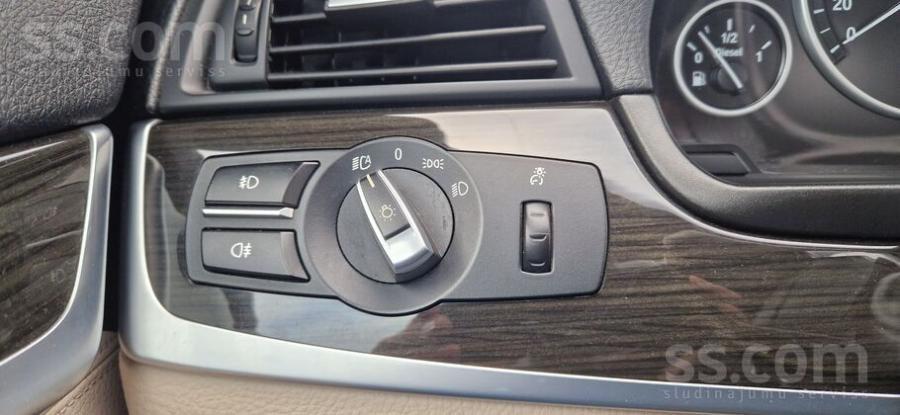 Melns BMW 520 2012 Daugavpils, ar dzinēja tilpumu 2.00 L un nobraukumu 272 tūkst. km par 9850 €, foto 13 vietnē AUTOMOTO.COM.LV
