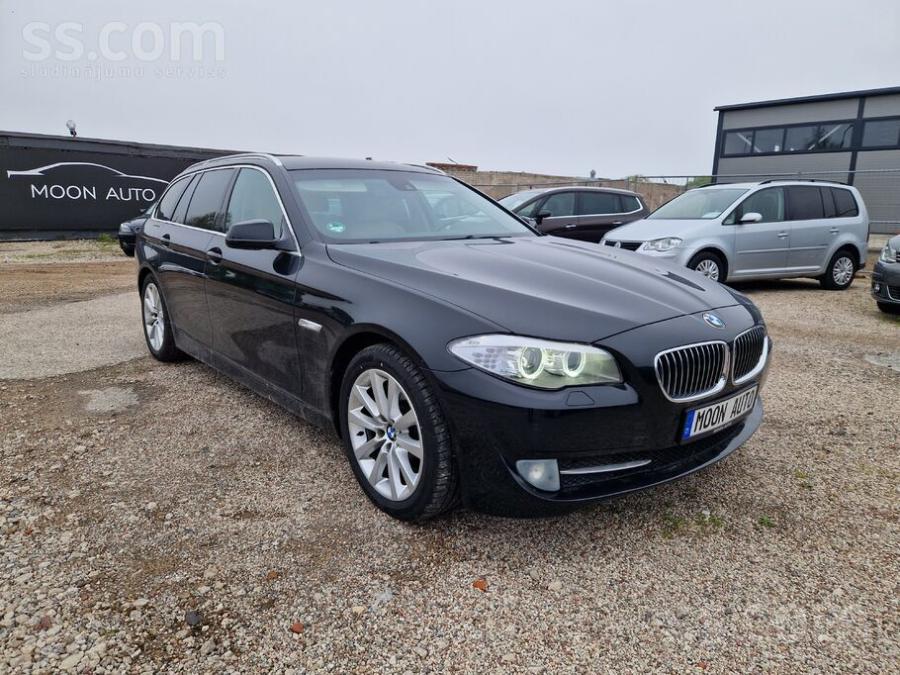 Melns BMW 520 2012 Liepāja, ar dzinēja tilpumu 2.00 L un nobraukumu 290 tūkst. km par 8590 €, foto 4 vietnē AUTOMOTO.COM.LV