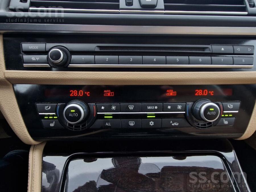 Melns BMW 520 2012 Liepāja, ar dzinēja tilpumu 2.00 L un nobraukumu 290 tūkst. km par 8590 €, foto 21 vietnē AUTOMOTO.COM.LV