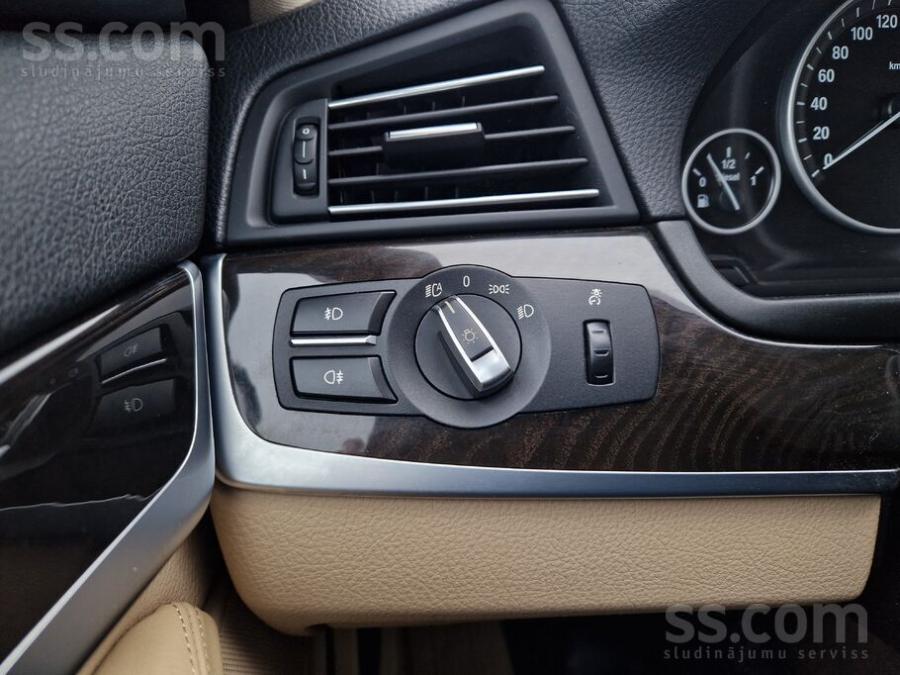 Melns BMW 520 2012 Liepāja, ar dzinēja tilpumu 2.00 L un nobraukumu 290 tūkst. km par 8590 €, foto 27 vietnē AUTOMOTO.COM.LV