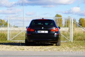 Black BMW 520 2012 in Riga, with an engine capacity of 2.00 L and mileage of 330 thousand km for 10000 €, photo 6 on AUTOMOTO.COM.LV
