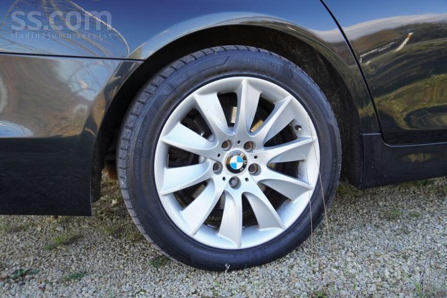 Black BMW 520 2012 in Riga, with an engine capacity of 2.00 L and mileage of 330 thousand km for 10000 €, photo 8 on AUTOMOTO.COM.LV