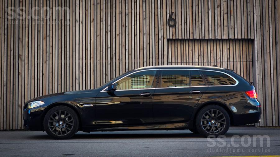 Black BMW 520 2012 in Riga, with an engine capacity of 2.00 L and mileage of 359 thousand km for 9700 €, photo 4 on AUTOMOTO.COM.LV