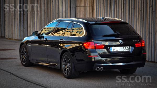 Black BMW 520 2012 in Riga, with an engine capacity of 2.00 L and mileage of 359 thousand km for 9700 €, photo 4 on AUTOMOTO.COM.LV