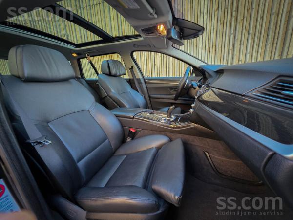 Black BMW 520 2012 in Riga, with an engine capacity of 2.00 L and mileage of 359 thousand km for 9700 €, photo 8 on AUTOMOTO.COM.LV