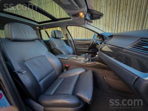 Black BMW 520 2012 in Riga, with an engine capacity of 2.00 L and mileage of 359 thousand km for 9700 €, photo 9 on AUTOMOTO.COM.LV