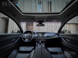 Black BMW 520 2012 in Riga, with an engine capacity of 2.00 L and mileage of 359 thousand km for 9700 €, photo 13 on AUTOMOTO.COM.LV