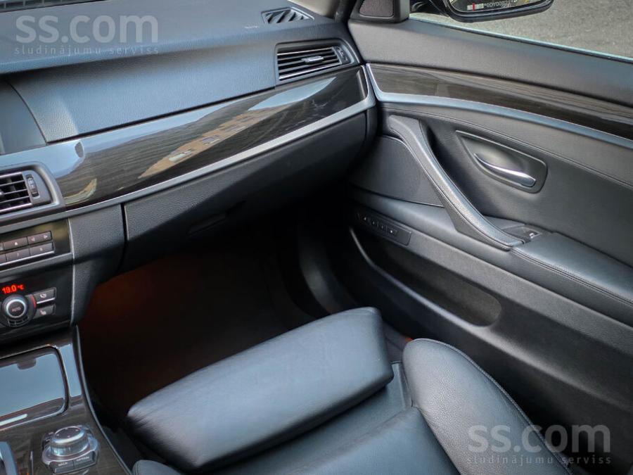 Black BMW 520 2012 in Riga, with an engine capacity of 2.00 L and mileage of 359 thousand km for 9700 €, photo 15 on AUTOMOTO.COM.LV