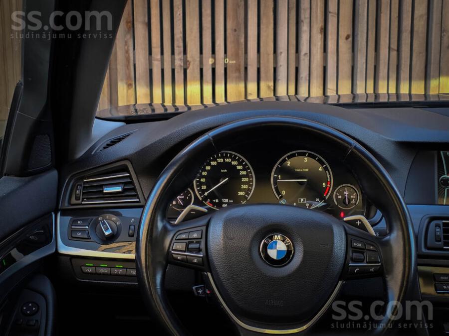 Black BMW 520 2012 in Riga, with an engine capacity of 2.00 L and mileage of 359 thousand km for 9700 €, photo 18 on AUTOMOTO.COM.LV