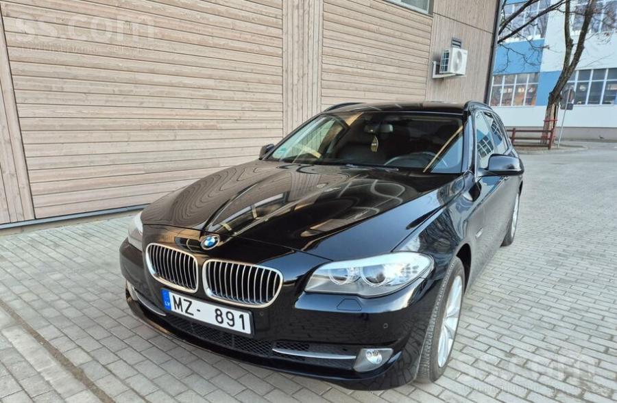 Melns BMW 520 2012 Jelgava, ar dzinēja tilpumu 2.00 L un nobraukumu 244 tūkst. km par 9300 €, foto 1 vietnē AUTOMOTO.COM.LV