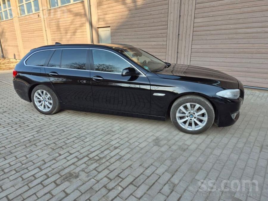 Melns BMW 520 2012 Jelgava, ar dzinēja tilpumu 2.00 L un nobraukumu 244 tūkst. km par 9300 €, foto 7 vietnē AUTOMOTO.COM.LV