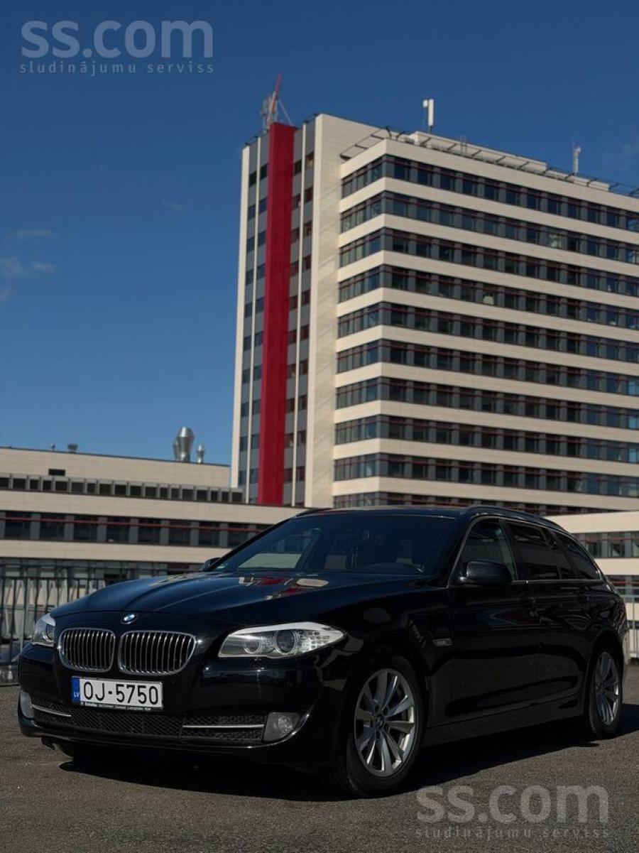Black BMW 520 2012 in Riga, with an engine capacity of 2.00 L and mileage of 271 thousand km for 8790 €, photo 5 on AUTOMOTO.COM.LV