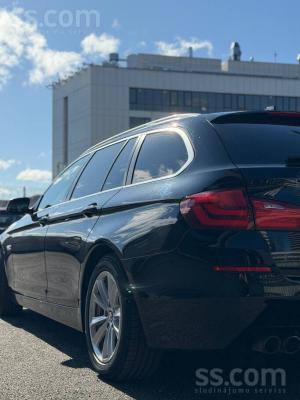 Black BMW 520 2012 in Riga, with an engine capacity of 2.00 L and mileage of 271 thousand km for 8790 €, photo 6 on AUTOMOTO.COM.LV