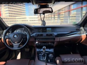 Black BMW 520 2012 in Riga, with an engine capacity of 2.00 L and mileage of 271 thousand km for 8790 €, photo 12 on AUTOMOTO.COM.LV
