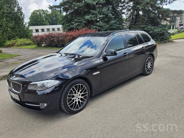Black BMW 520 2012 in Jekabpils, with an engine capacity of 2.00 L and mileage of 301 thousand km for 8990 €, photo 10 on AUTOMOTO.COM.LV