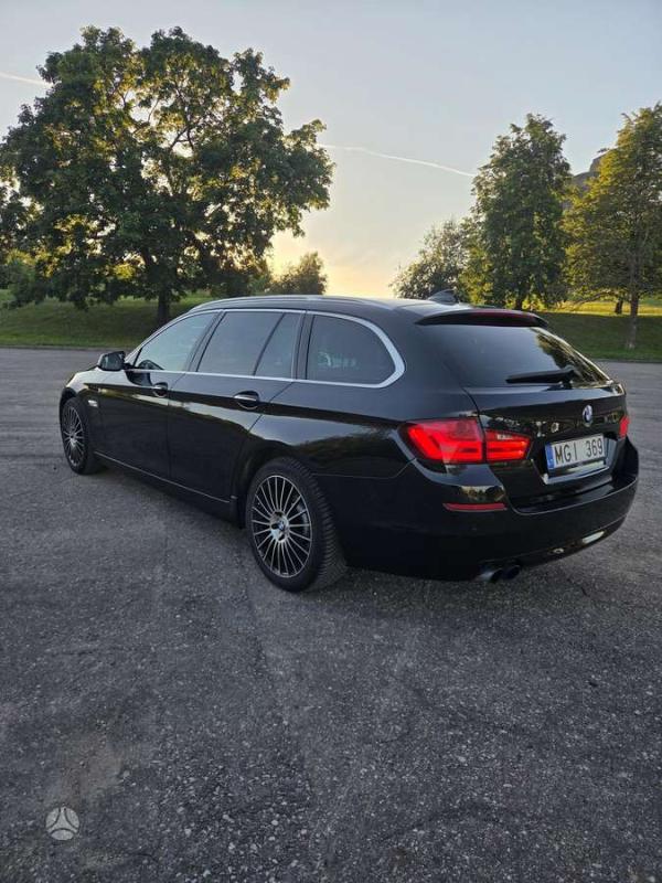 Melns BMW 520 2012 Kauņa, ar dzinēja tilpumu 2.00 L un nobraukumu 230 tūkst. km par 8950 €, foto 5 vietnē AUTOMOTO.COM.LV