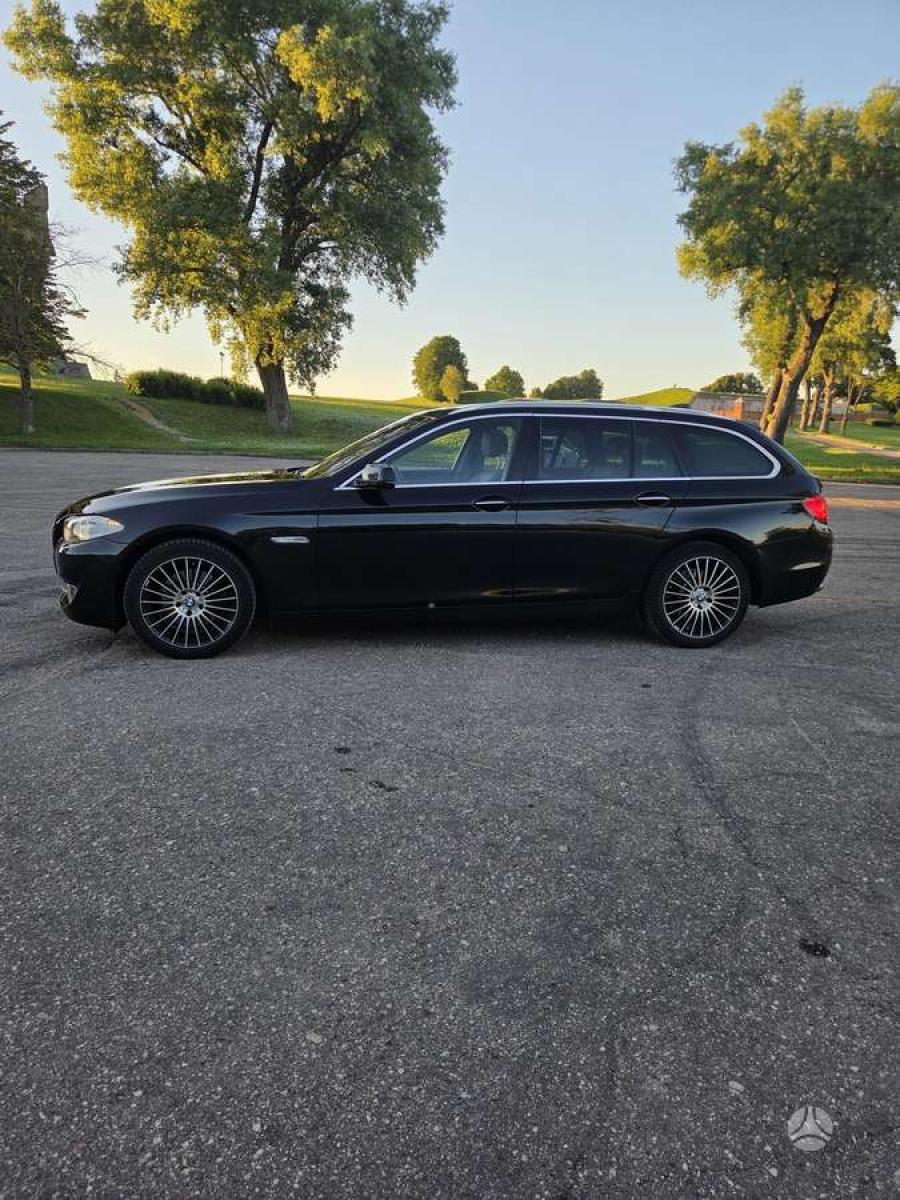 Melns BMW 520 2012 Kauņa, ar dzinēja tilpumu 2.00 L un nobraukumu 230 tūkst. km par 8950 €, foto 7 vietnē AUTOMOTO.COM.LV