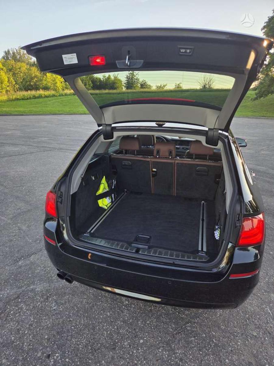 Melns BMW 520 2012 Kauņa, ar dzinēja tilpumu 2.00 L un nobraukumu 230 tūkst. km par 8950 €, foto 16 vietnē AUTOMOTO.COM.LV