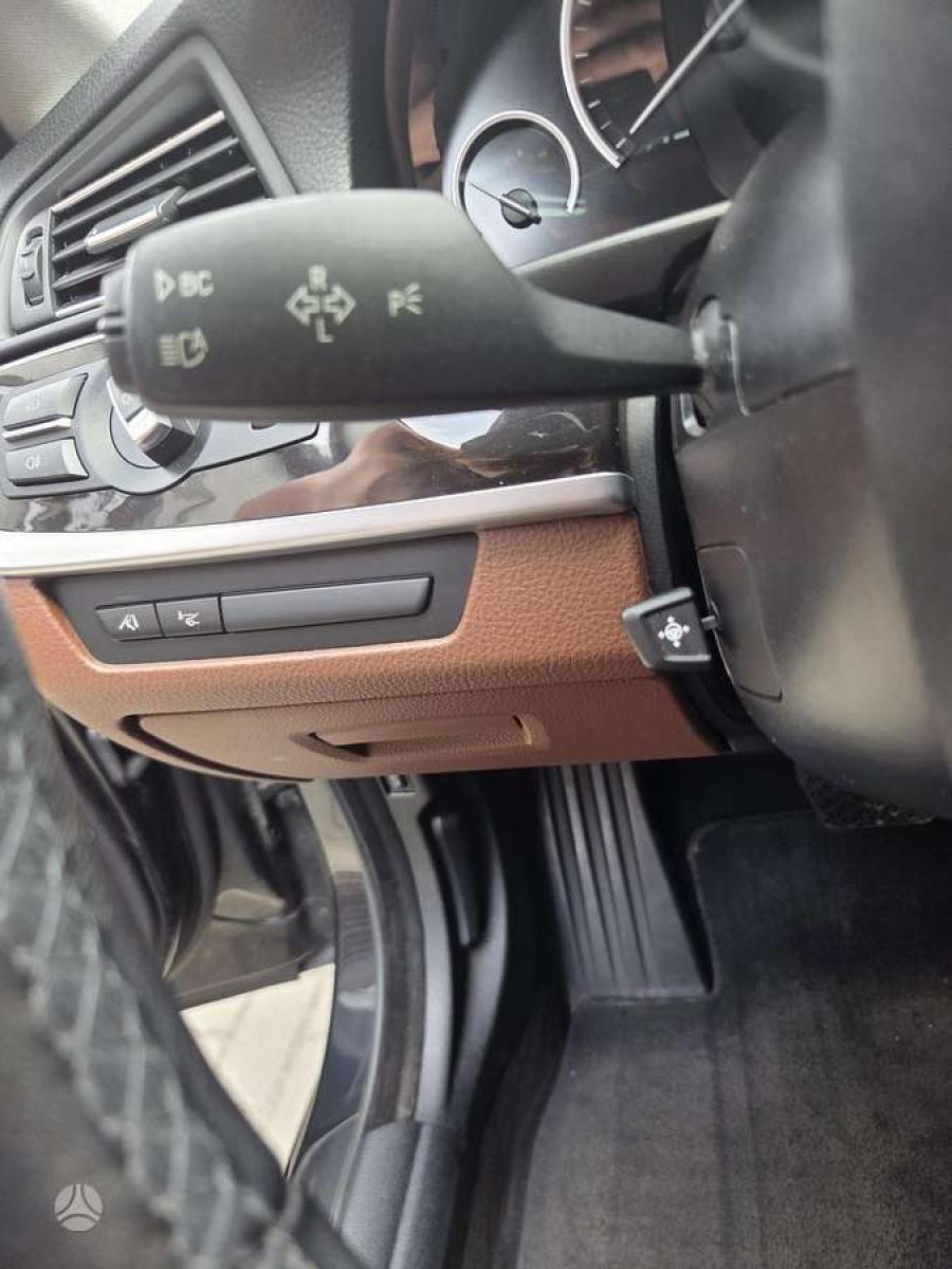 Melns BMW 520 2012 Kauņa, ar dzinēja tilpumu 2.00 L un nobraukumu 230 tūkst. km par 8950 €, foto 21 vietnē AUTOMOTO.COM.LV
