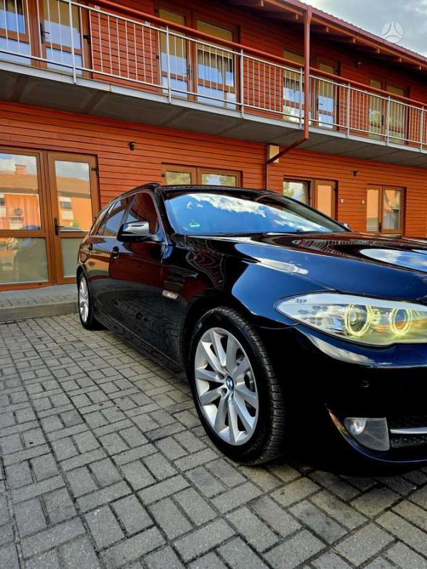Melns BMW 520 2012 Marijampole, ar dzinēja tilpumu 2.00 L un nobraukumu 347 tūkst. km par 7400 €, foto 9 vietnē AUTOMOTO.COM.LV