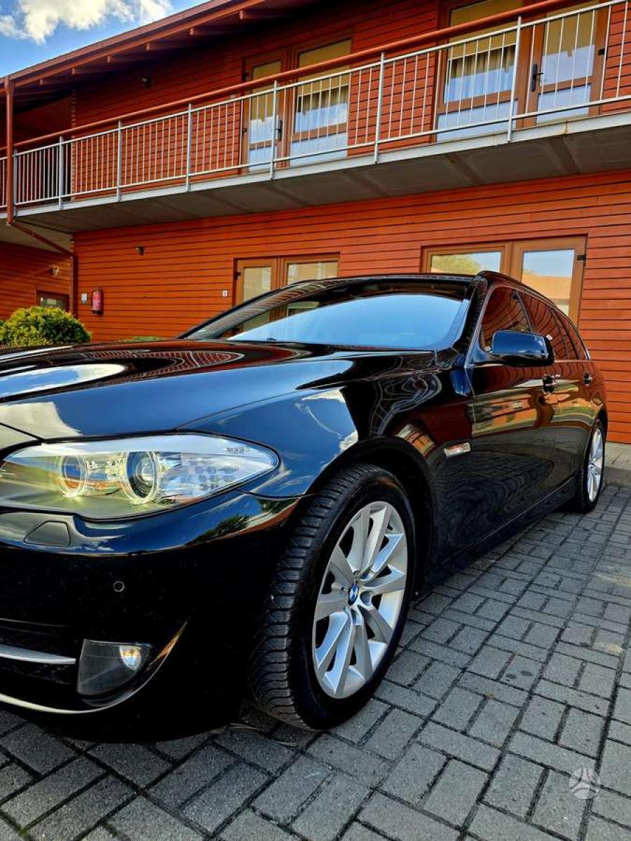 Melns BMW 520 2012 Marijampole, ar dzinēja tilpumu 2.00 L un nobraukumu 347 tūkst. km par 7400 €, foto 11 vietnē AUTOMOTO.COM.LV
