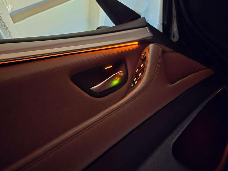 Melns BMW 520 2012 Marijampole, ar dzinēja tilpumu 2.00 L un nobraukumu 347 tūkst. km par 7400 €, foto 15 vietnē AUTOMOTO.COM.LV