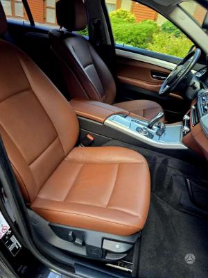 Melns BMW 520 2012 Marijampole, ar dzinēja tilpumu 2.00 L un nobraukumu 347 tūkst. km par 7400 €, foto 26 vietnē AUTOMOTO.COM.LV