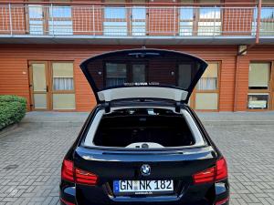 Melns BMW 520 2012 Marijampole, ar dzinēja tilpumu 2.00 L un nobraukumu 347 tūkst. km par 7400 €, foto 30 vietnē AUTOMOTO.COM.LV