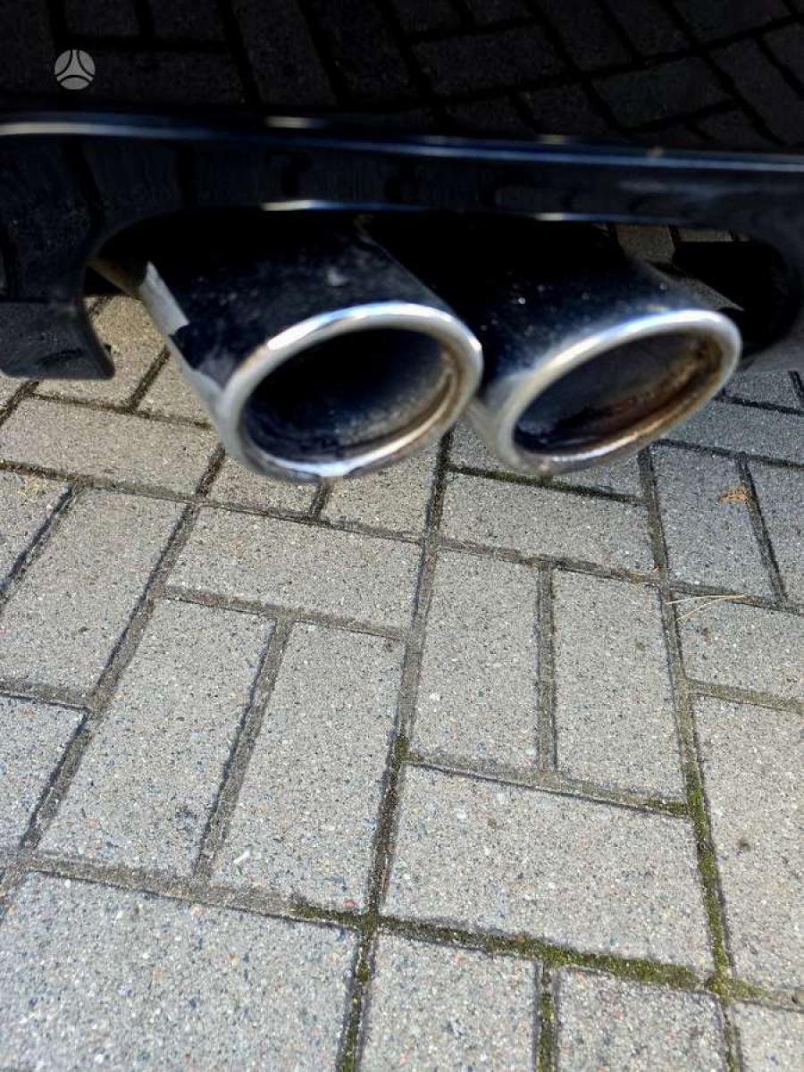 Melns BMW 520 2012 Marijampole, ar dzinēja tilpumu 2.00 L un nobraukumu 347 tūkst. km par 7400 €, foto 36 vietnē AUTOMOTO.COM.LV