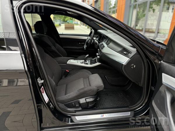 Black BMW 520 2012 in Cesis, with an engine capacity of 2.00 L and mileage of 255 thousand km for 10750 €, photo 9 on AUTOMOTO.COM.LV