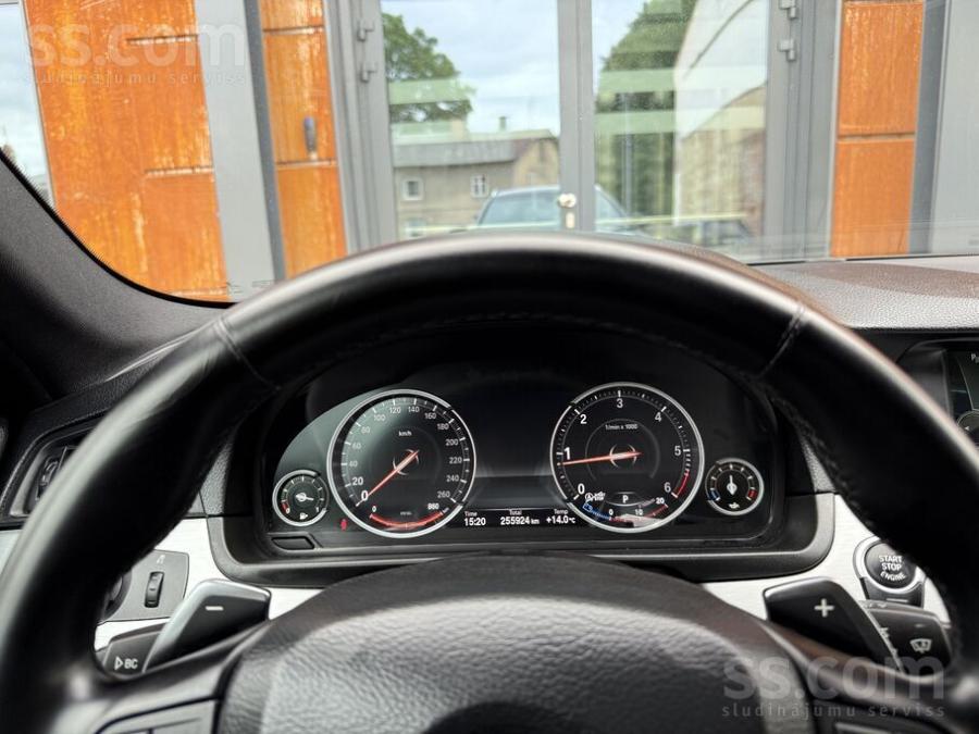 Black BMW 520 2012 in Cesis, with an engine capacity of 2.00 L and mileage of 255 thousand km for 10750 €, photo 12 on AUTOMOTO.COM.LV