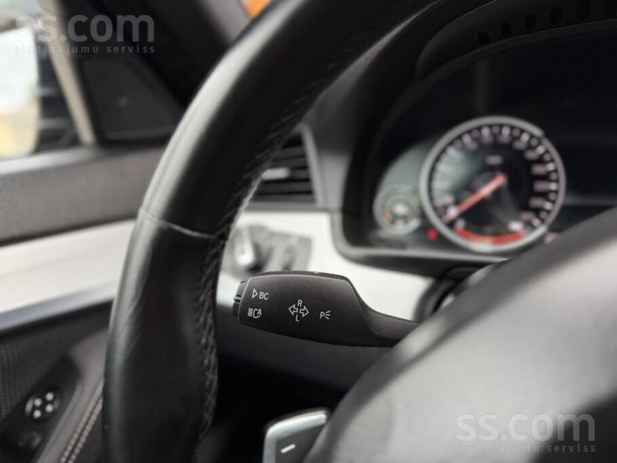 Black BMW 520 2012 in Cesis, with an engine capacity of 2.00 L and mileage of 255 thousand km for 10750 €, photo 13 on AUTOMOTO.COM.LV