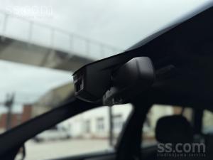 Black BMW 520 2012 in Cesis, with an engine capacity of 2.00 L and mileage of 255 thousand km for 10750 €, photo 18 on AUTOMOTO.COM.LV