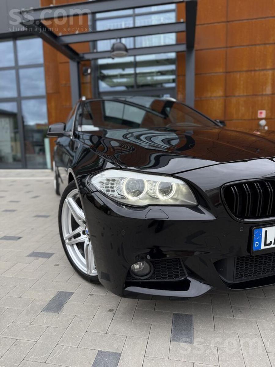 Black BMW 520 2012 in Cesis, with an engine capacity of 2.00 L and mileage of 255 thousand km for 10750 €, photo 29 on AUTOMOTO.COM.LV