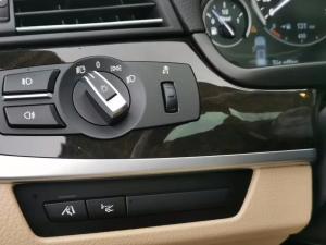 Melns BMW 520 2012 Kuldīga, ar dzinēja tilpumu 2.00 L un nobraukumu 241 tūkst. km par 11500 €, foto 7 vietnē AUTOMOTO.COM.LV
